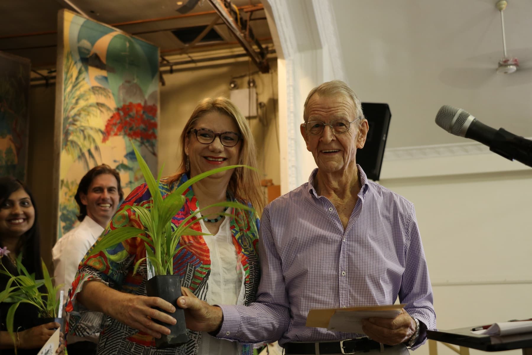 CITIZENSHIP CEREMONY PHOTOS: Mayor welcomes 15 new Aussies. - Douglas ...